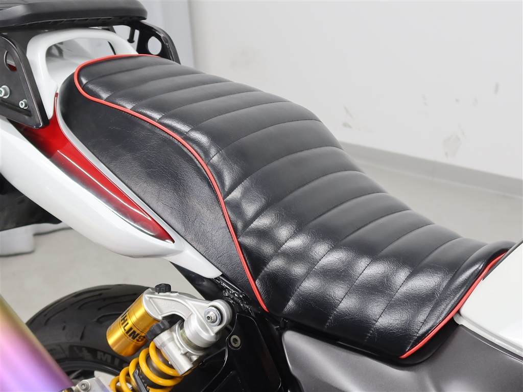 日本代購代標第一品牌【樂淘letao】－♪CB1300SF SC40/前期 純正ベース 張替済み タックロールシート 良品 (H1218A14) 1999年式